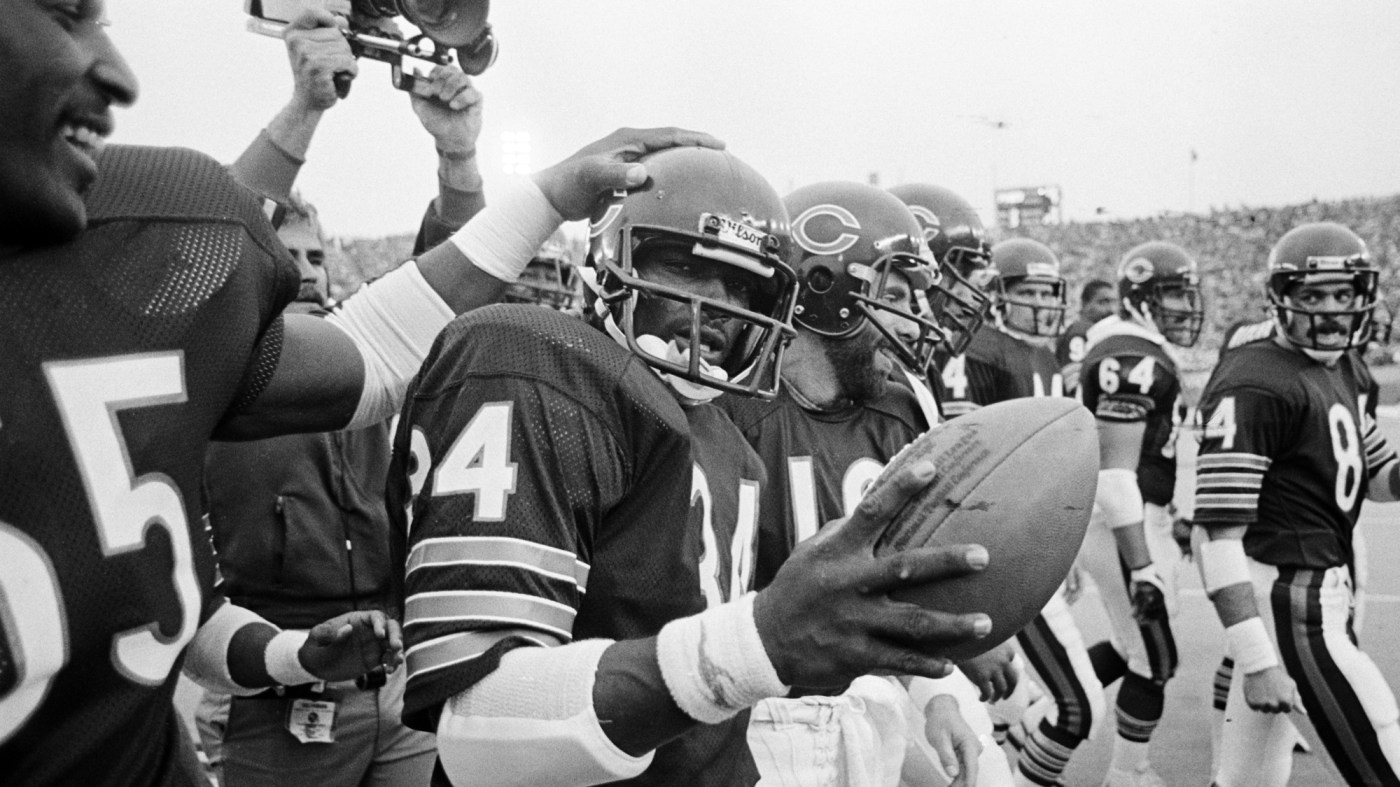Walter Payton overtakes Jim Brown’s all-time rushing yards record ...