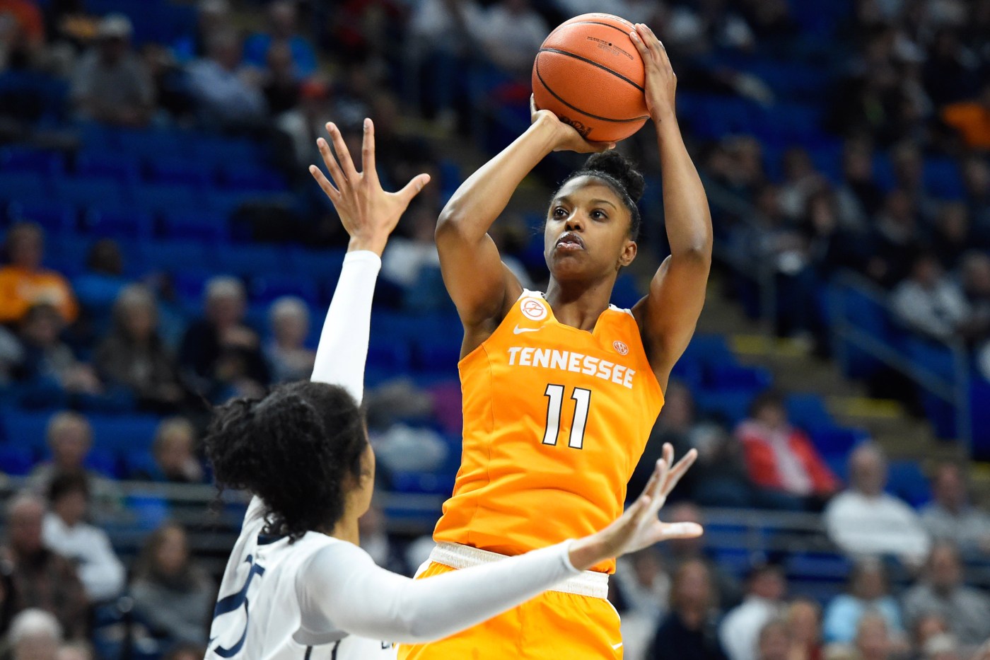 Diamond DeShields, daughter of former MLB player Delino DeShields ...