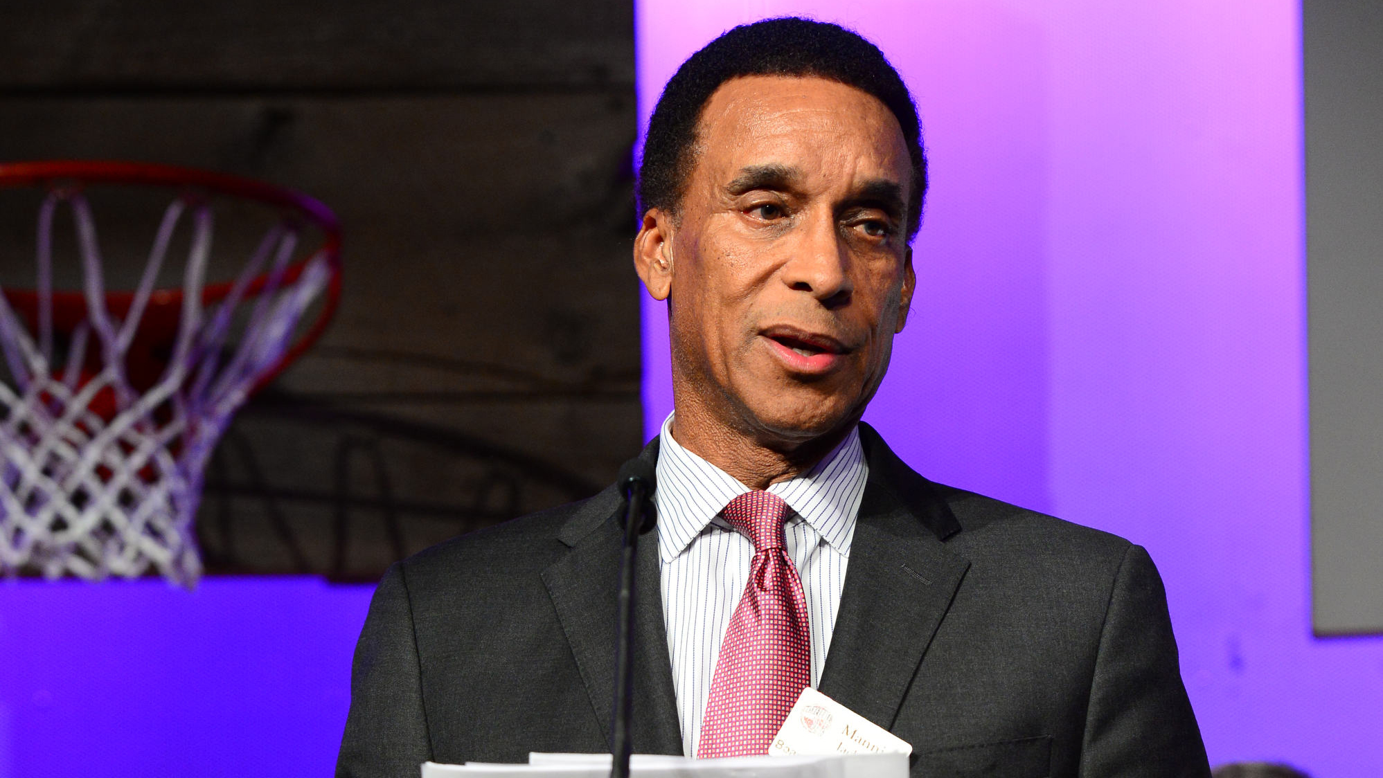 Mannie Jackson, former Globetrotter player and owner, gets Basketball ...