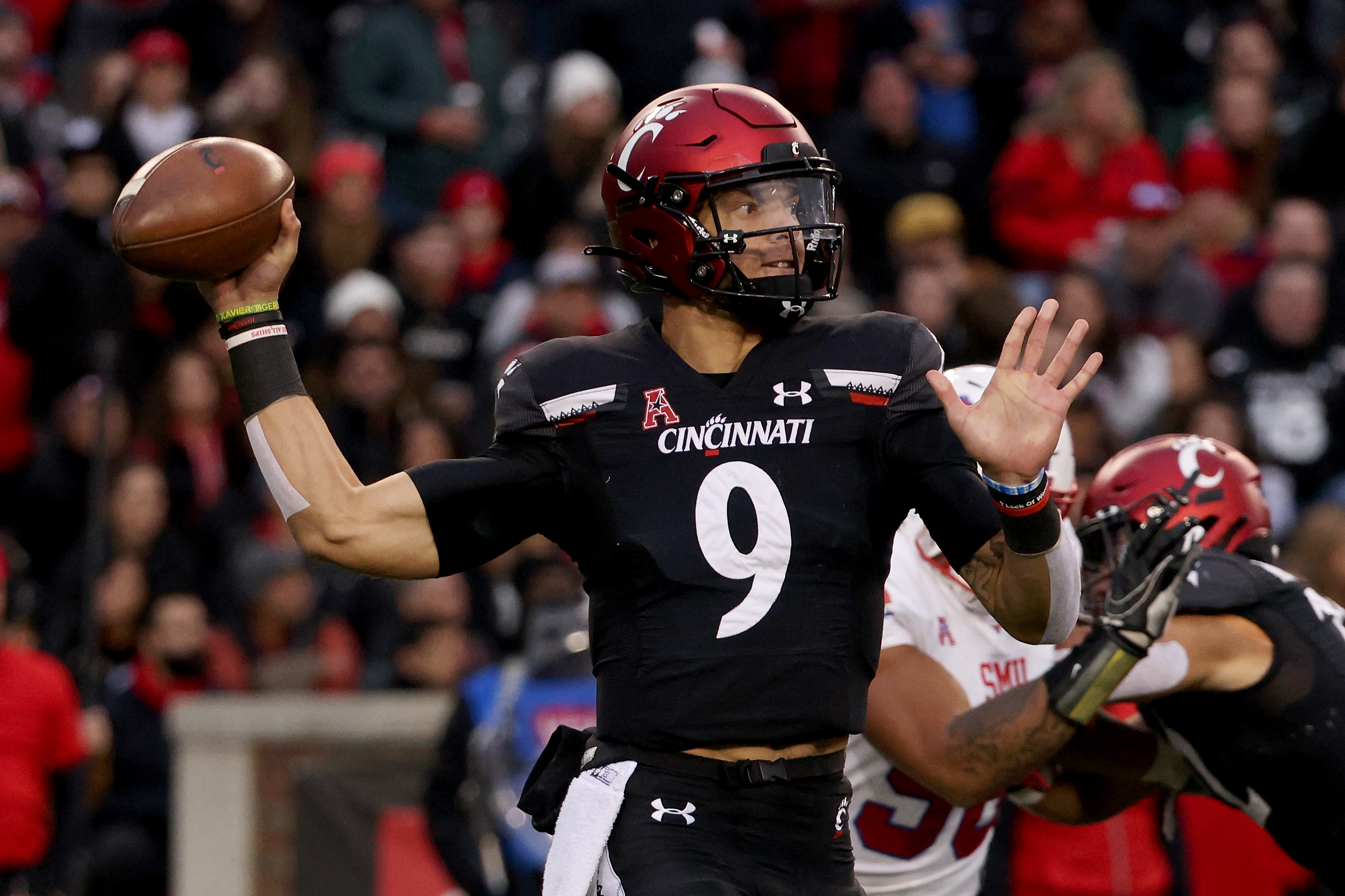 Cincinnati quarterback Desmond Ridder won't deviate from who he is ...