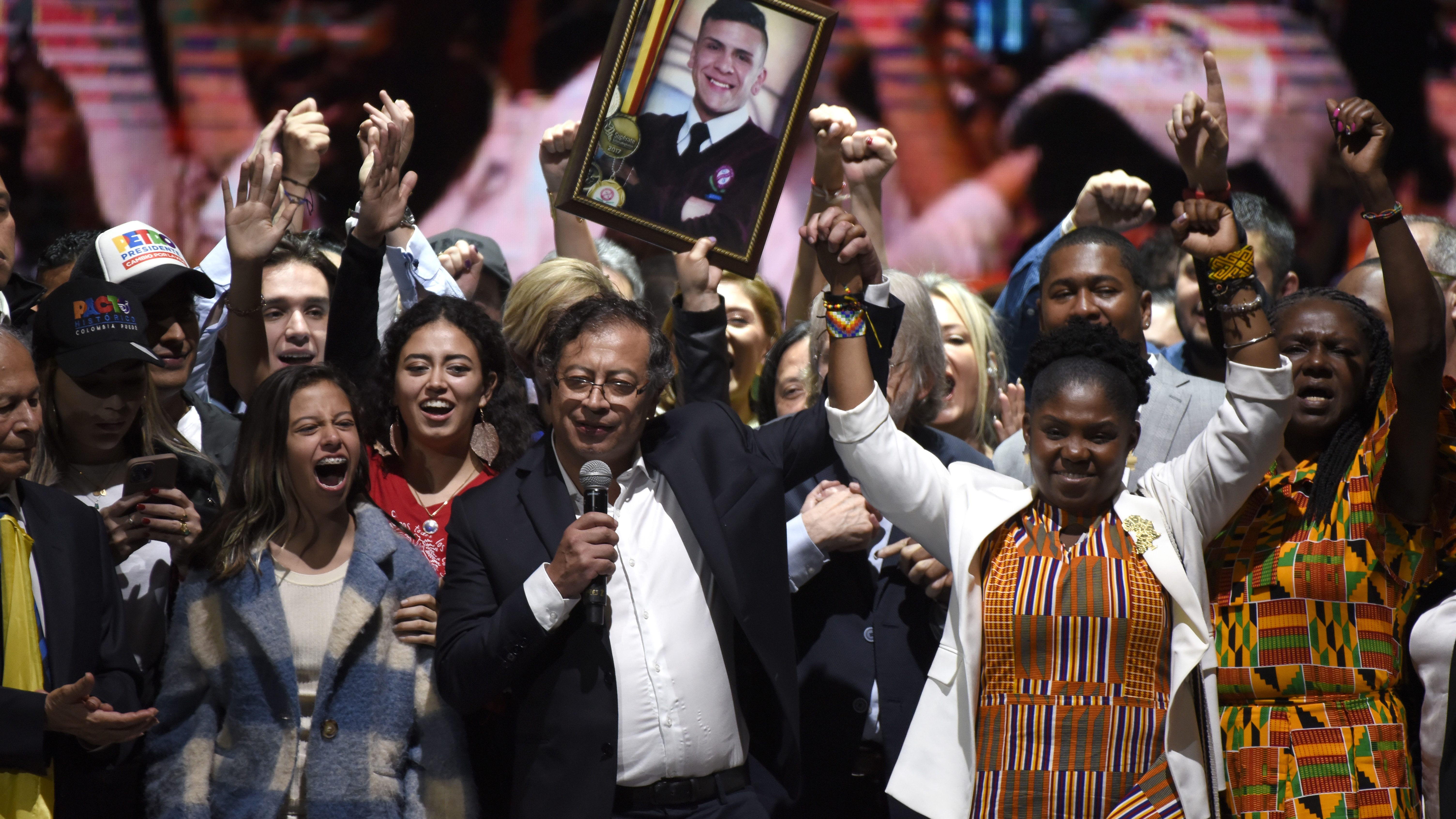 In Colombia, a new vice president whose wardrobe sends a message - Andscape