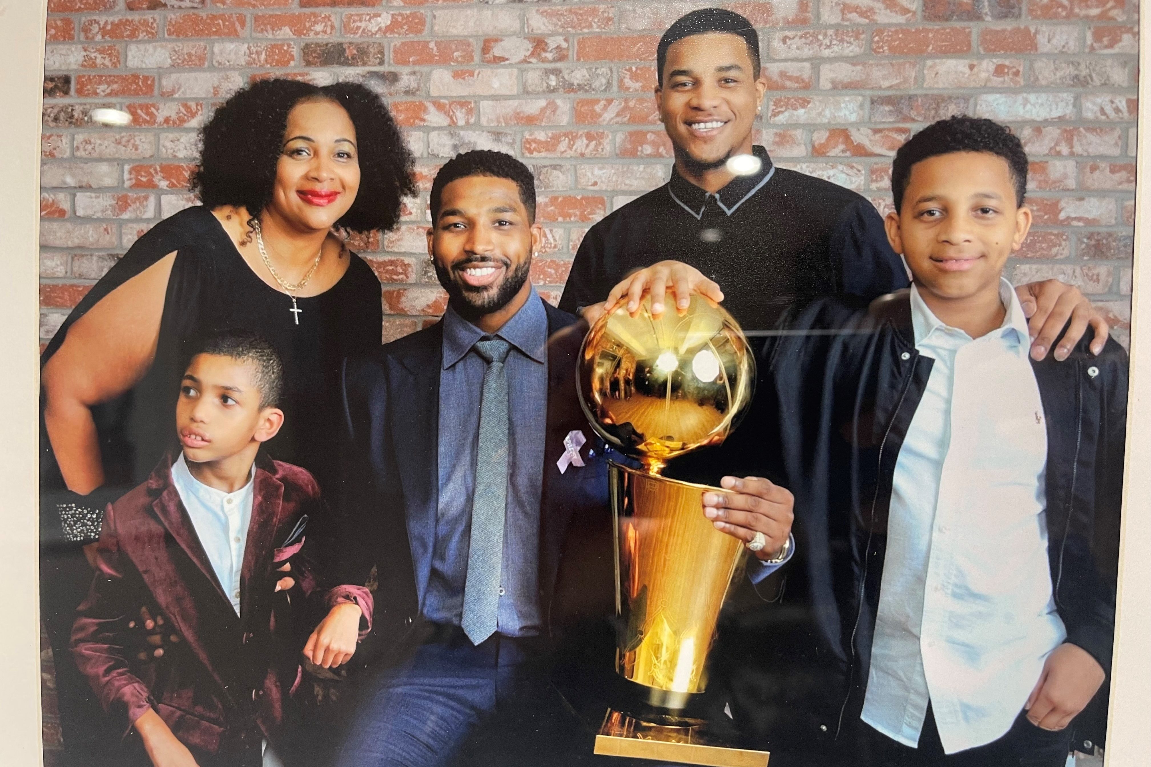 Lakers' Tristan Thompson finds a valuable role on his late mother's ...