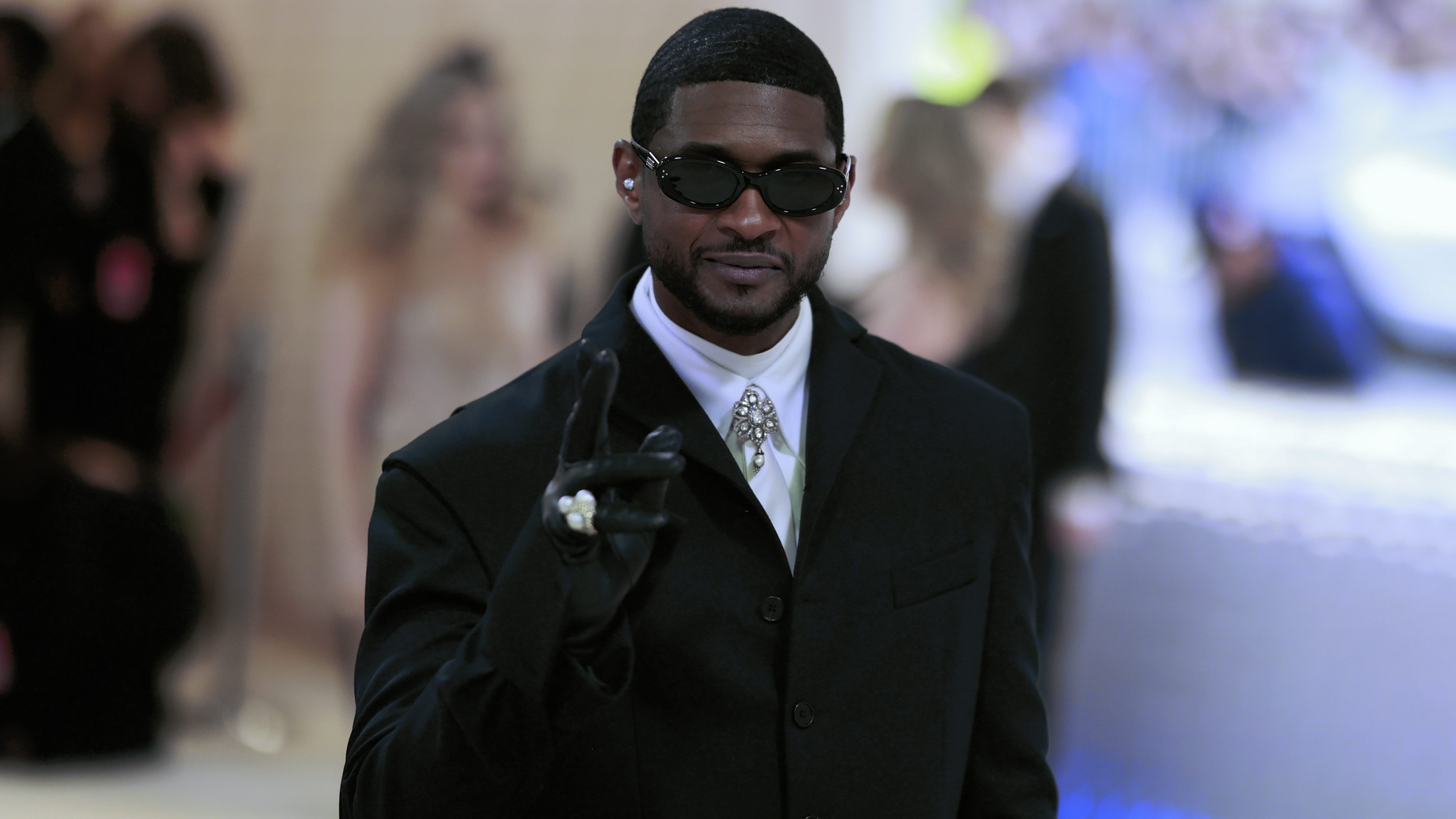 The insecure man's guide to hating Usher - Andscape