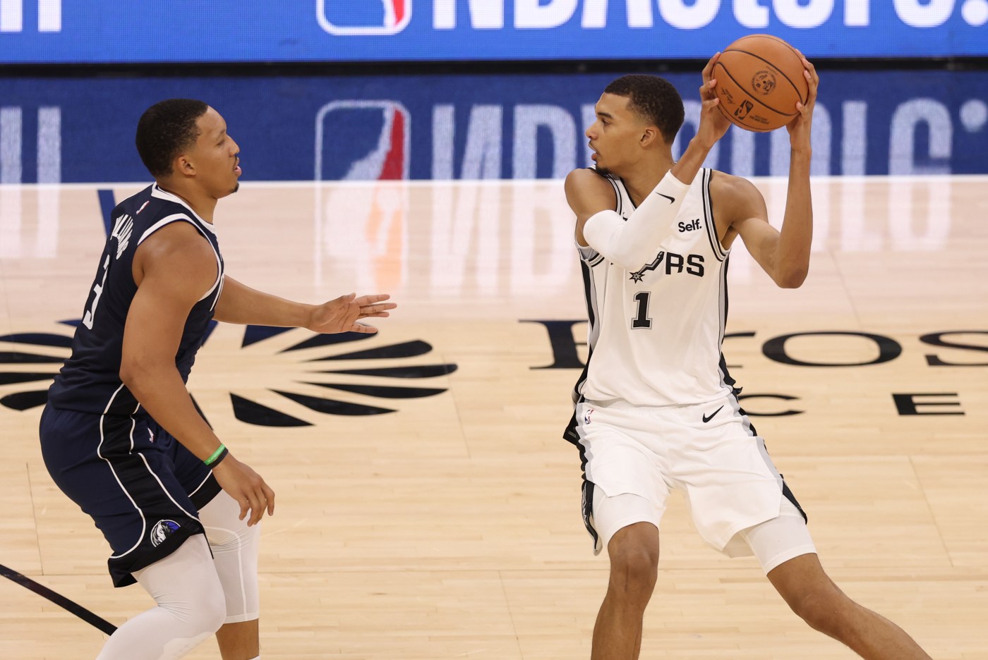 San Antonio Spurs rookie Victor Wembanyama builds huge following — Andscape