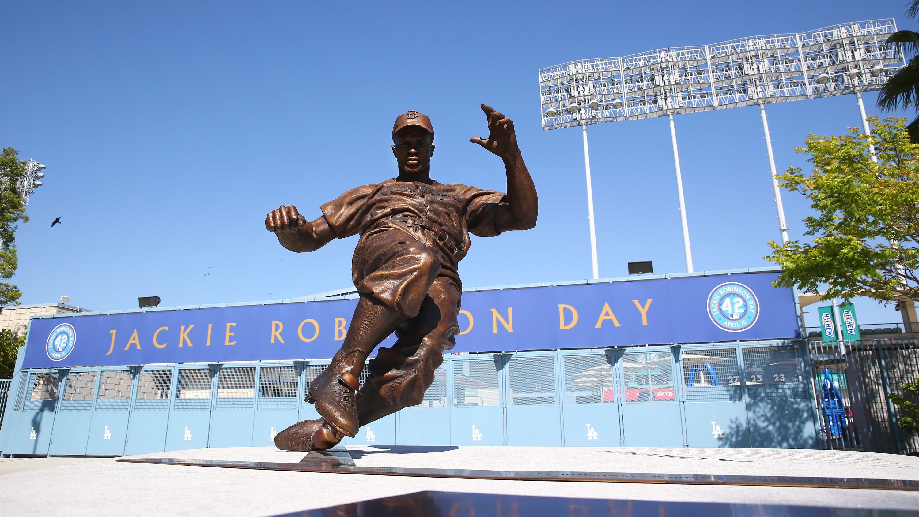 Stolen Jackie Robinson statue in Kansas leaves baseball community ...