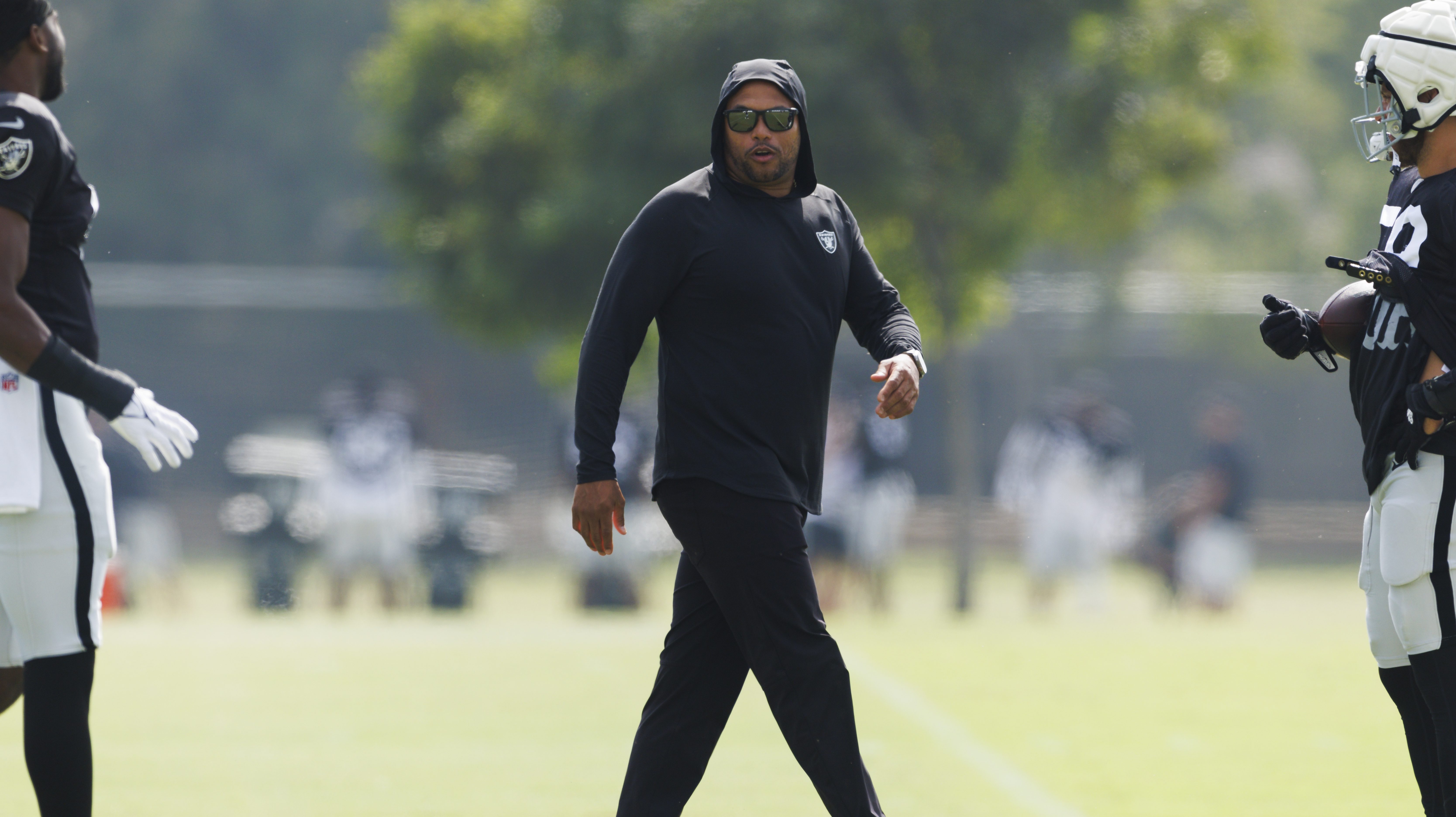 Las Vegas Raiders coach Antonio Pierce trying to return glory to Raider ...