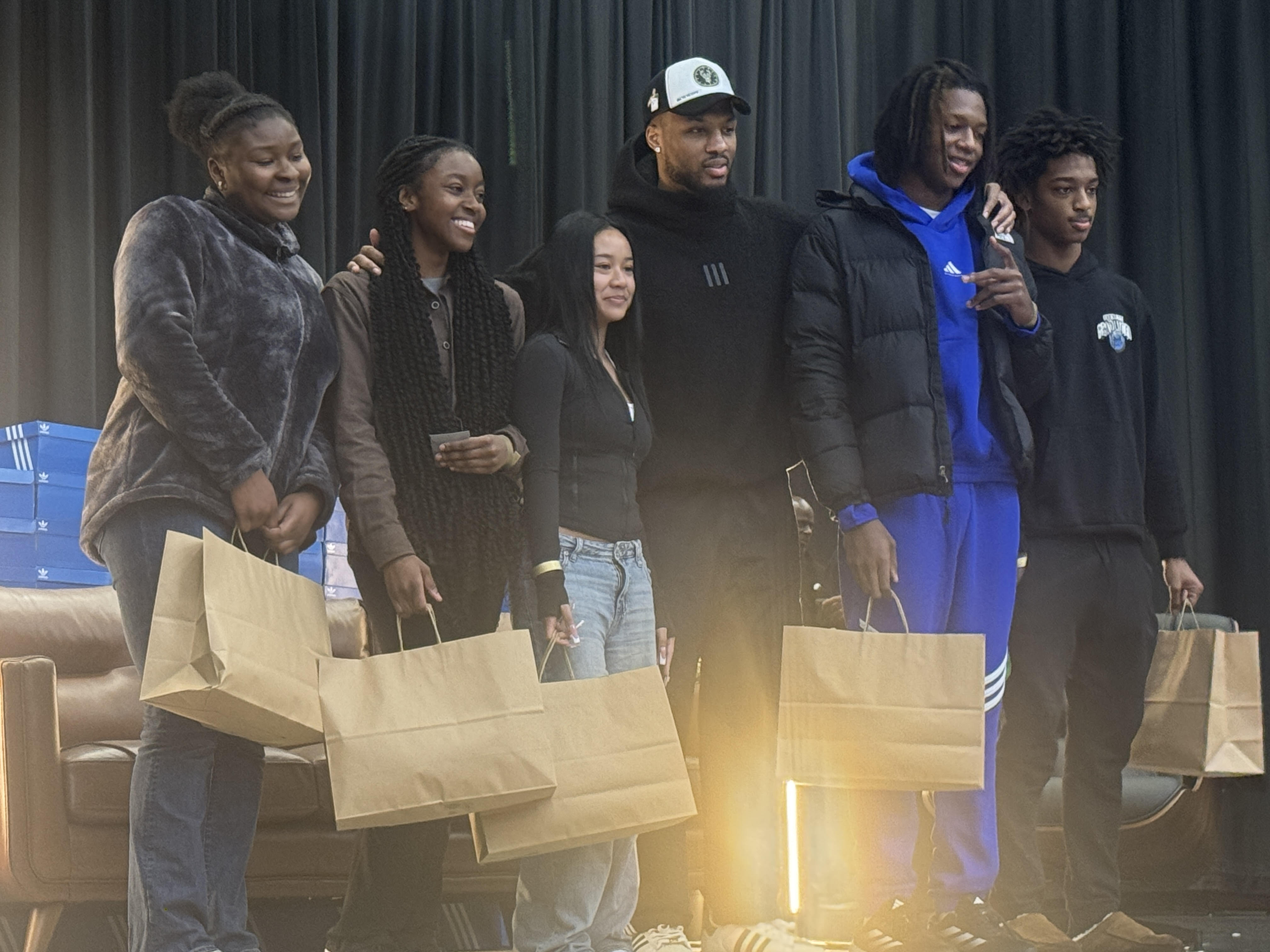 Damian Lillard returns to Oakland roots for NBA All-Star Game - Andscape